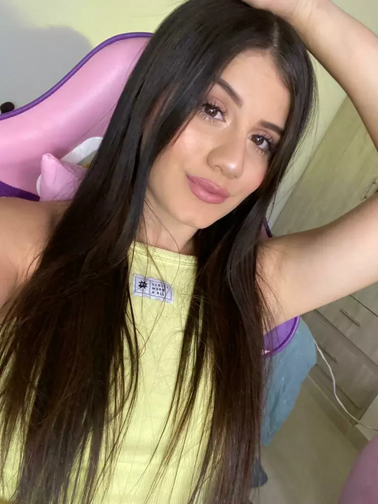 Yenn Claros Cam Free Live Nude Sex Show And Chat Camsoda