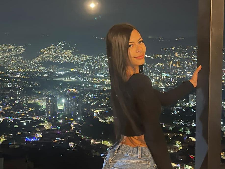 Kourtney-Walker Cam: Free Live Nude Sex Show & Chat - Camsoda